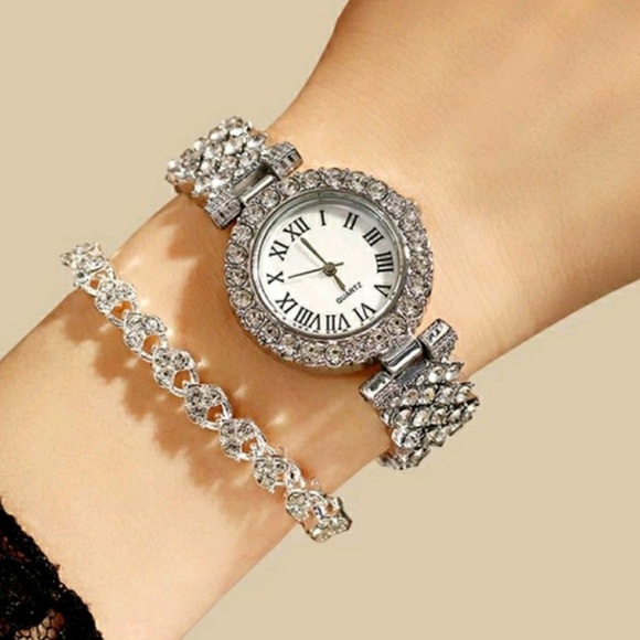 Quartz | Accessories | Flash Sale Quartz Rhinestone Round Watch And ...